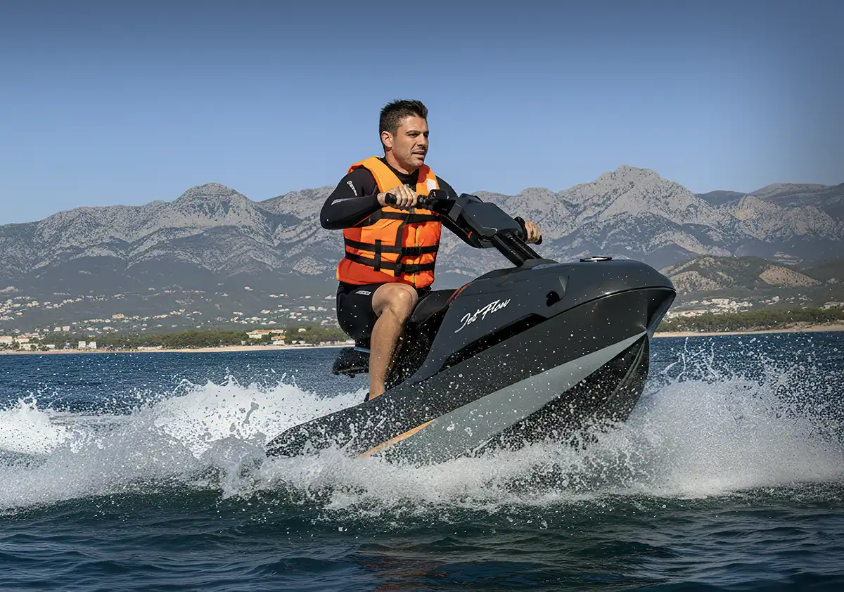 Jet Scooter — The First Electic WaterJet Scooter